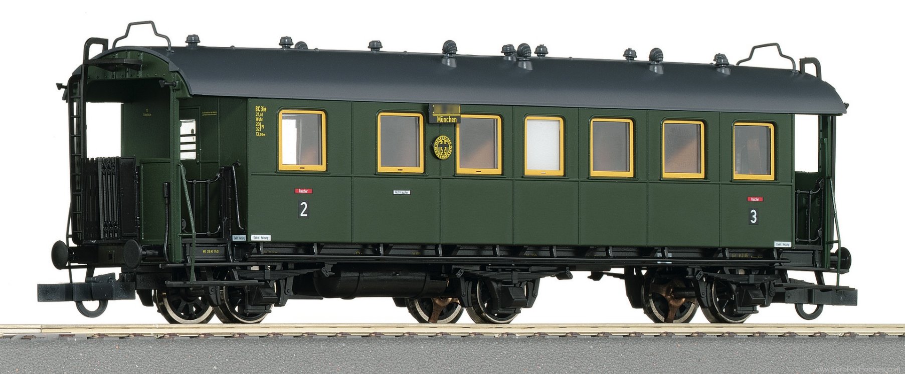 Roco 64690 HO 2nd/3rd class passenger coach, DRG