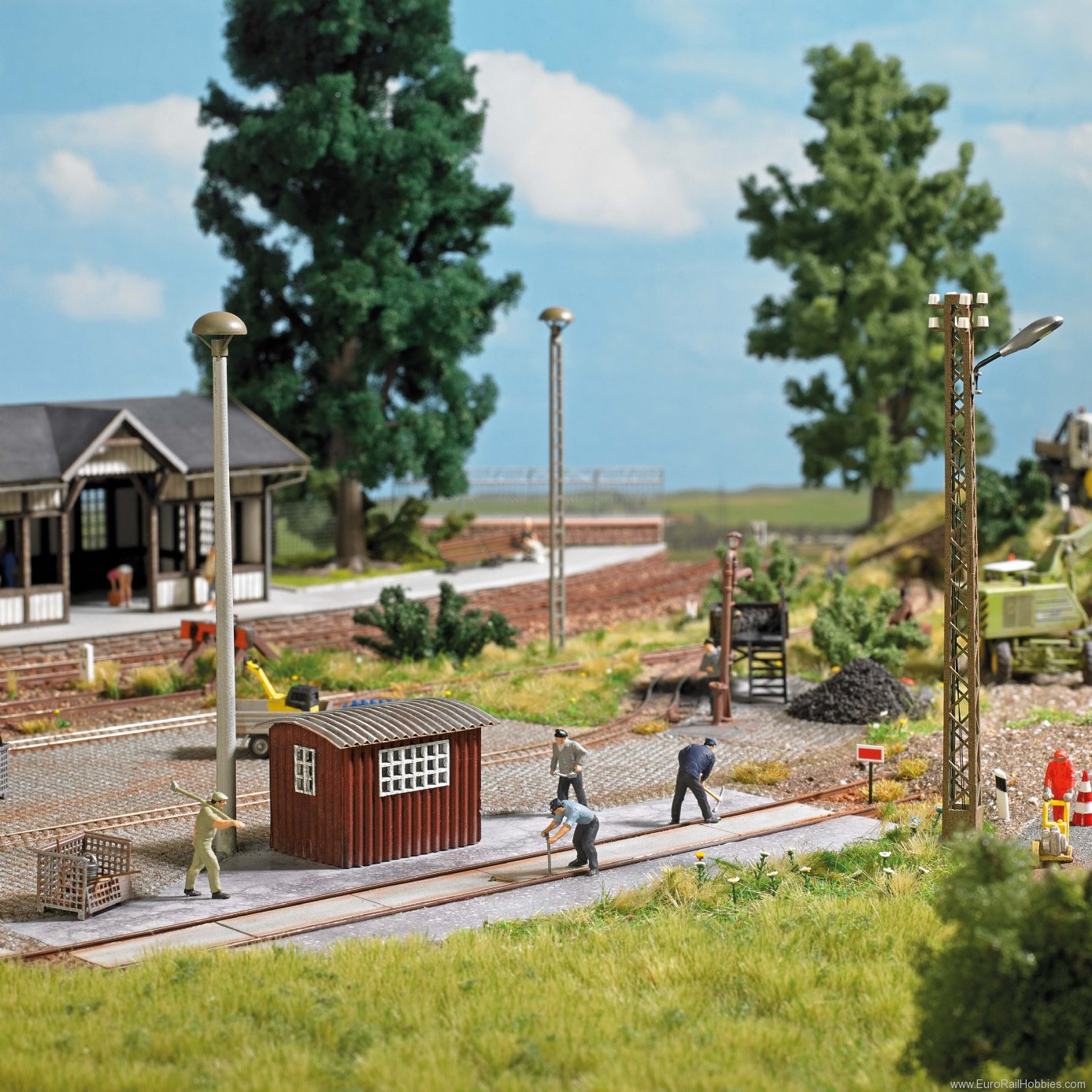 Busch 1643 HO Railroad Track Scale with Hut