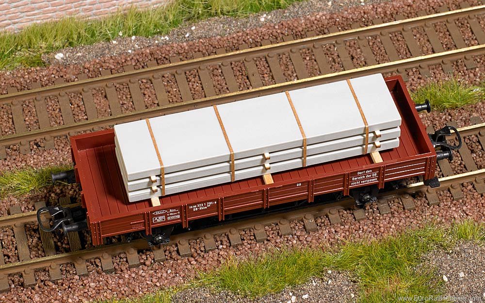 Busch 1683 HO Freight Material: Cement Slabs