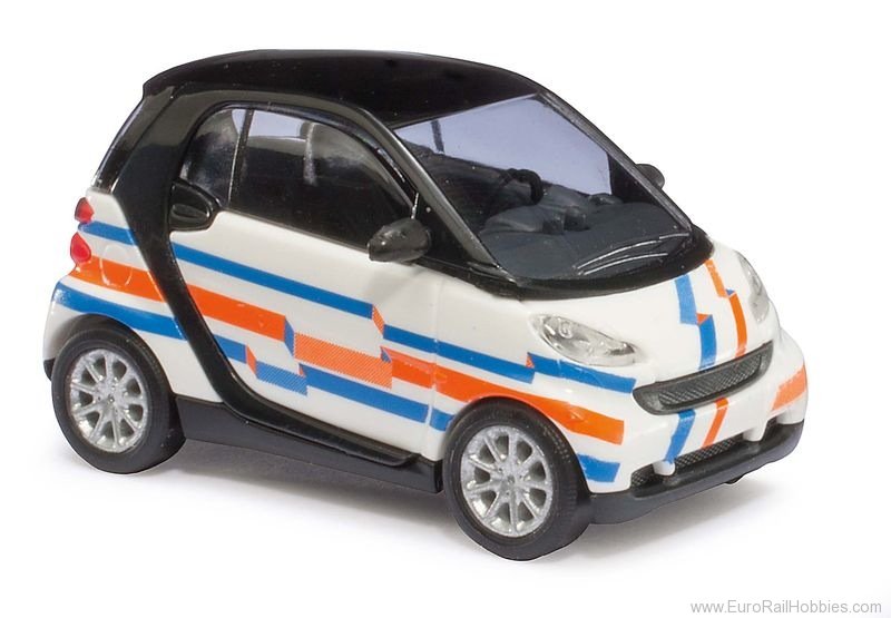 Busch 46121 HO Smart Fortwo 07 Farbdesign Meisterschule