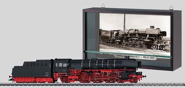 Marklin 37104 HO DB cl 01.10 Express Steam Locomotive