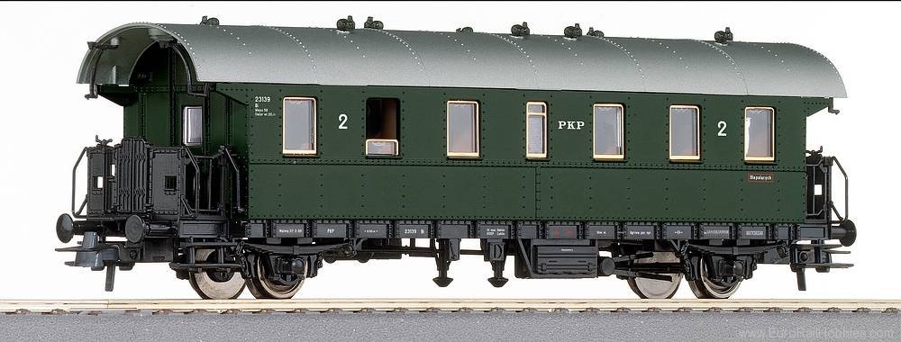Roco 45567 HO PKP 2nd Class Passenger Car