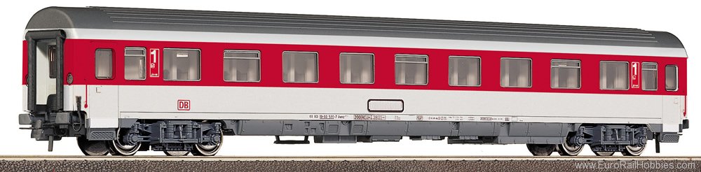 Roco 54425 HO 1st Class IC compartment coach of the