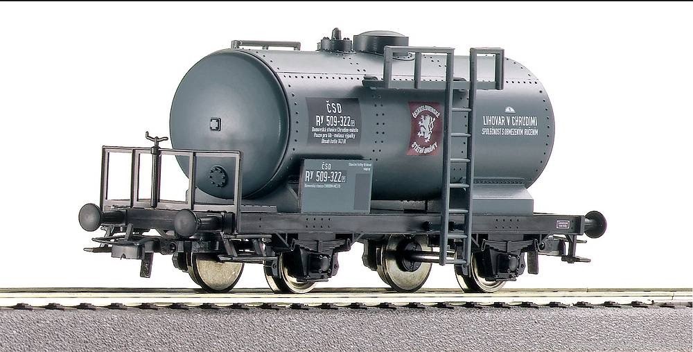 Roco 56151 HO CSD Tank car Chrudimi