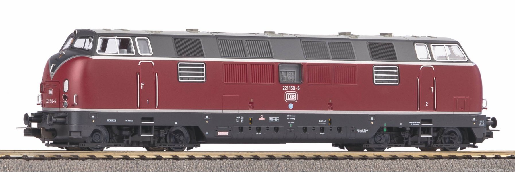 Piko 52616 HO Diesel Locomotive BR 221 DB IV (Marklin