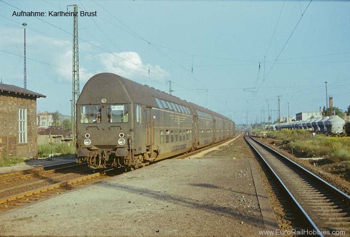 Piko 53120 HO Bi-Level Articulated 5-Unit Train DR