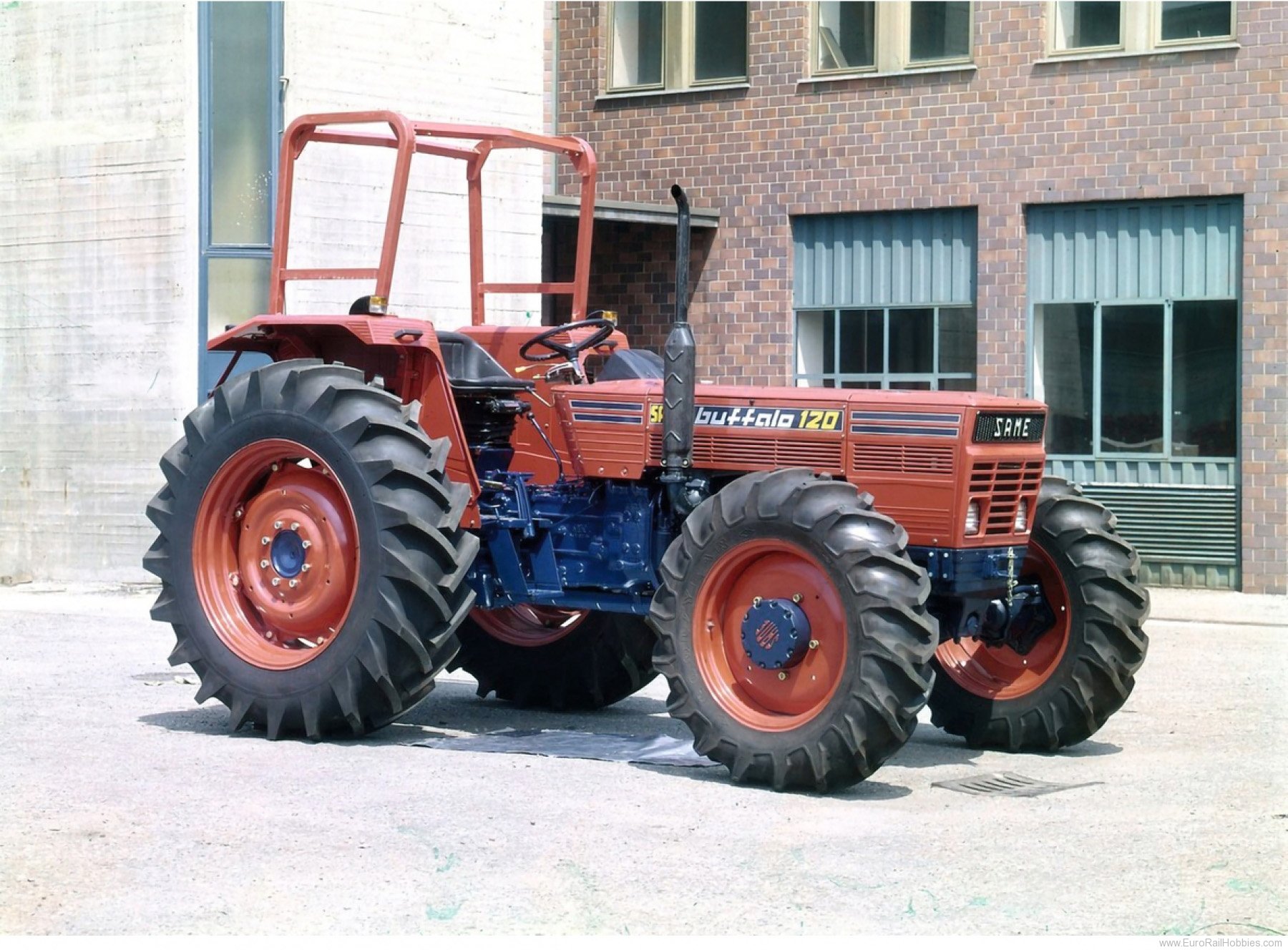 Schuco 450916900 Same Buffalo 130, without cabine, orange